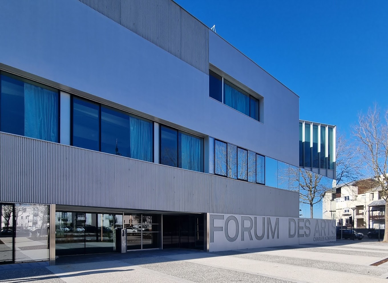 Forum des Arts Charles Aznavour – MONTIGNY LE BRETONNEUX